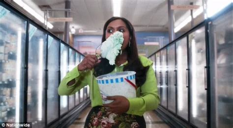 Matt Damon Denies Mindy Kaling A Kiss In Nationwide Super Bowl Commercial Daily Mail Online