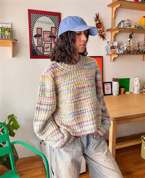 فروشگاه نوآ بافت اورسایز راه راه رنگین کمونی برند Stradivarius