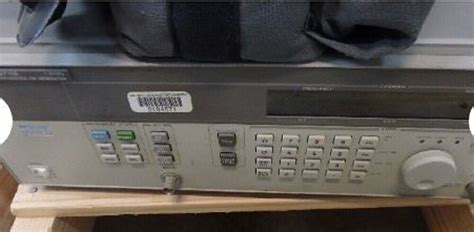 Hp Agilent 83712b Synthesized Cw Generator 10 Mhz To 20ghz Ebay