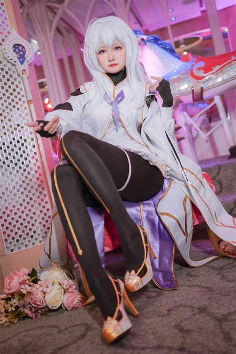 Fgo Merlin Prototype Cosplay By Arty Huang Comes With Magical Oshiri Sankaku Complex