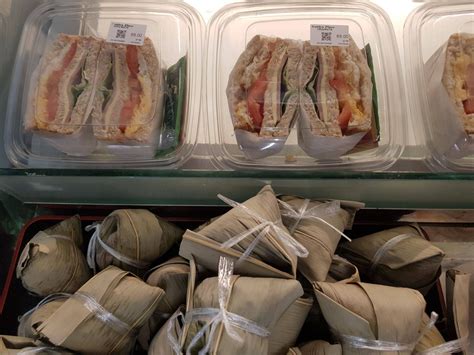 รูป Golden Place สาขากรมทหารมหาดเล็กราชวัลลภที่ 11