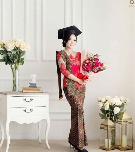 Inilah Model Kebaya Wisuda Terbaru 2021 BestMagz
