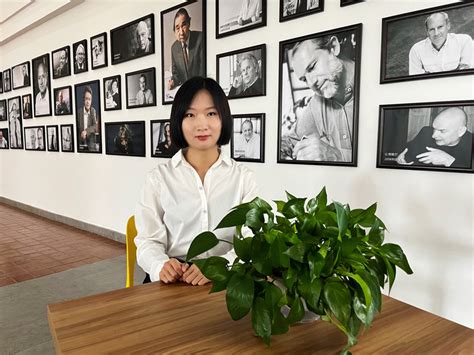 李妍希