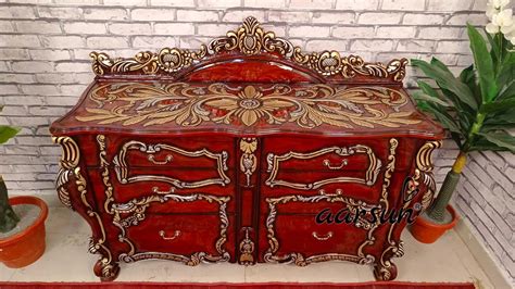 Величний консольний стіл з червоного дерева елегантність у деталях