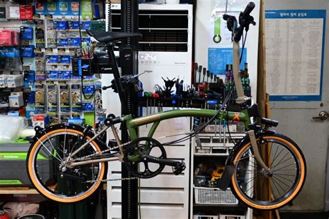 전주브롬톤 브롬톤 베어그릴스 에디션 출고 전북 접이식자전거 폴딩바이크 미니벨로 자전거 브롬톤 한정판 전문점 전북 브롬톤 정식대리점 전주 바이크박스인후점 입니다