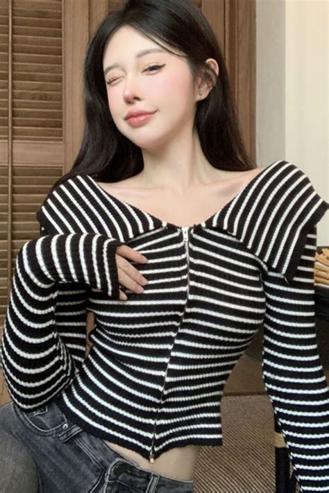 루셀 스트라이프 브이넥 오프숄더 이중지퍼 집업 니트 가디건