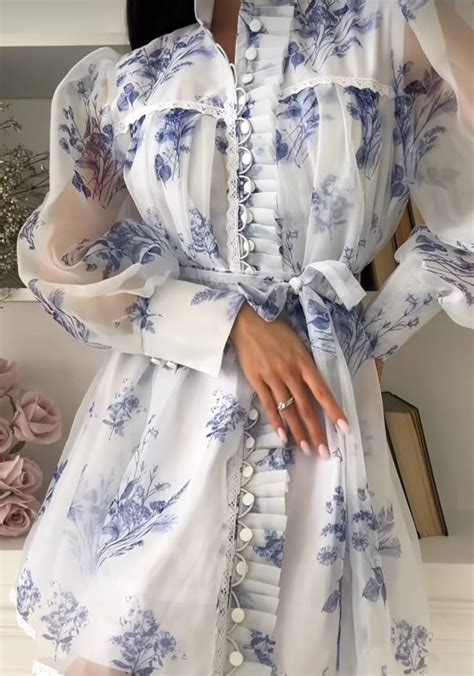 Пин от пользователя Русля Русник на доске Fashion в 2024 г Шикарные наряды Красные наряды