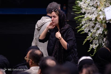 فرارو تصاویر ستاره پسیانی در مراسم تشییع پدرش آتیلا پسیانی