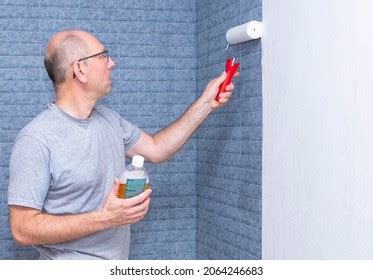 26 474 Applying Wallpaper Images Stock Photos Vectors Shutterstock