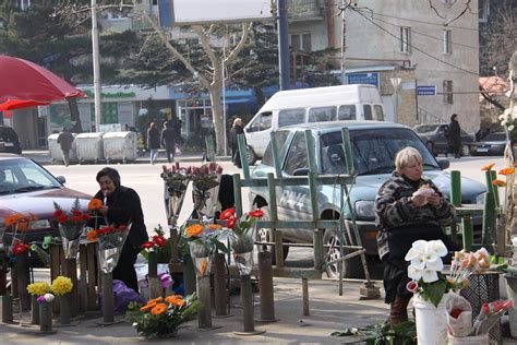ვაჭრობა ღრმაღელის მეტროს მიმდებარე ტერიტორია ყვავილების ყ… Flickr