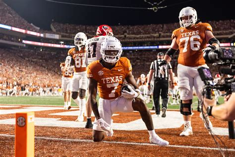 After Sitting Out Vs Vanderbilt Texas Wr Isaiah Bond Still On Track