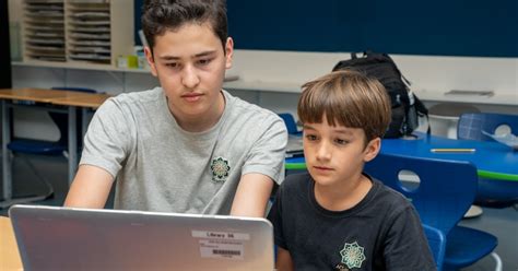 Byte Sized Coding High Schoolers Teach Mini Vipers The Fundamentals Of