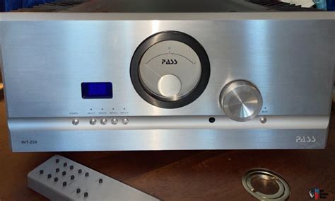 Pass Labs INT 250 Stereo Amplifier Photo 4278021 US Audio Mart