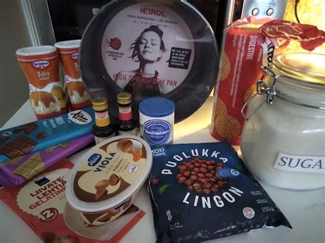 I Love My Home Puolukka Kinuski Tuorejuusto Kakku