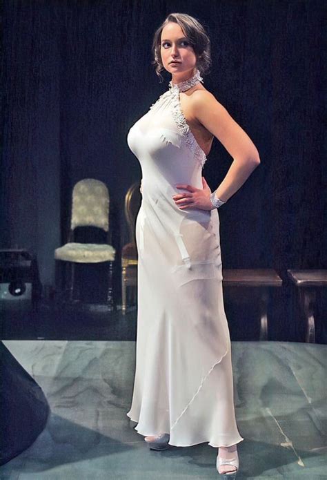 Milana Vayntrub “lily Adams” Of Atandt R 2busty2hide