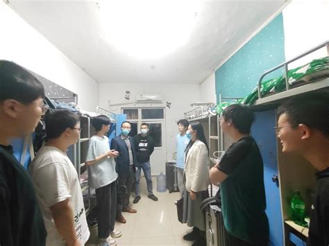 两走一贴近373 化学化工学院深入学生寝室开展慰问活动 重庆科技大学