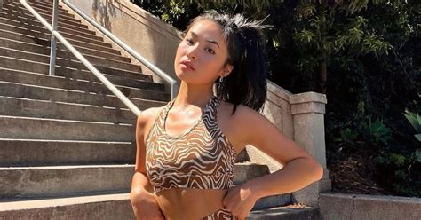 These High Waisted Workout Leggings Feel Secure And Comfy On My Body