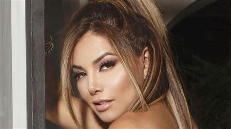 Galilea Montijo Aleida N Ez Posa De Calendario Con Poco