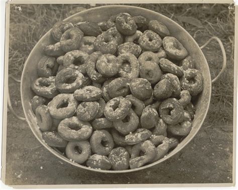 The Salvation Army Honors Us Troops And Doughnut Lassies At Arlington