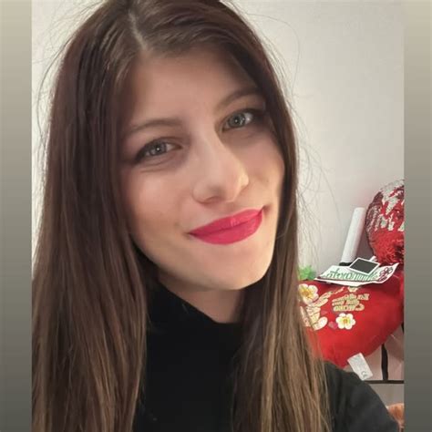 Simonetta Demetrio Simonetta Demetrio • Threads Say More