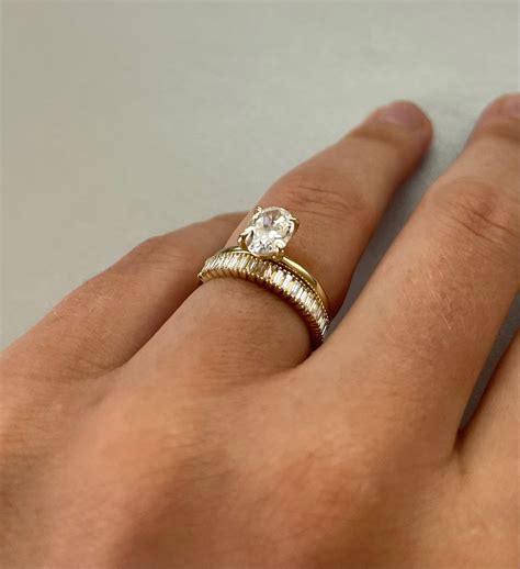 Oval Engagement Ring And Wedding Band Setting Artofit