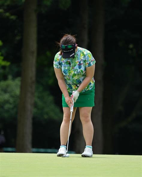 吉田弓美子のパッティングストローク連続写真（アース・モンダミンカップ 2022）｜ゴルフサプリ