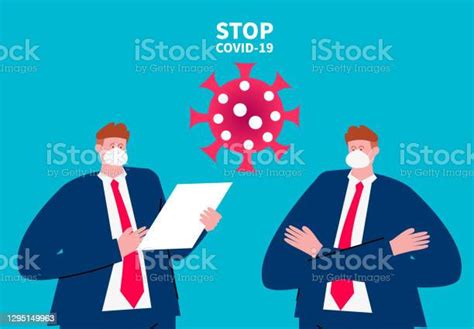 의료용 마스크를 쓰고 있는 두 명의 사업가가 직장에서 직접 이야기하며 새로운 코로나바이러스 폐렴을 통제하는 개념 2명에 대한 스톡 벡터 아트 및 기타 이미지 Istock
