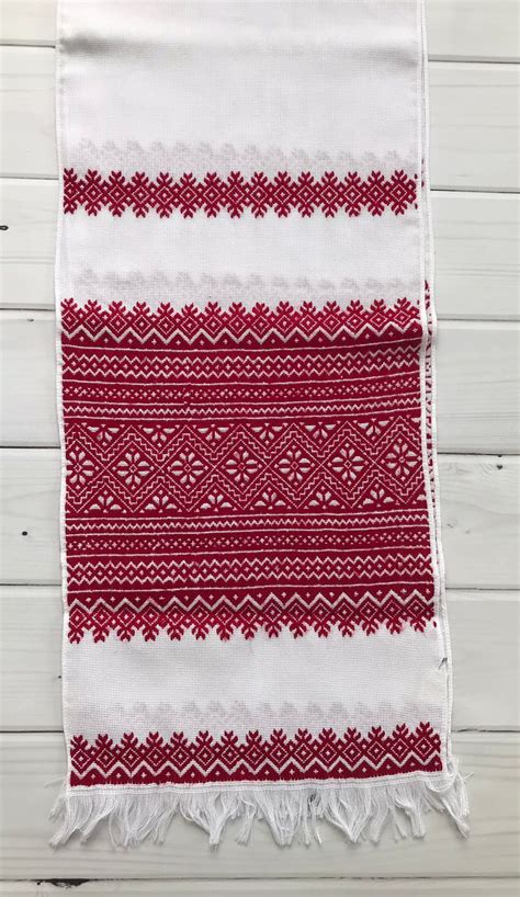 Весільний рушник ручна вишивка пряжа спиці крючки шиття ножиці рукоділля вишивка бісером