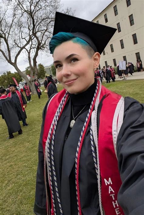 Onlyfans Star Kit Barrus Claims She Makes A Professors Salary In A Month