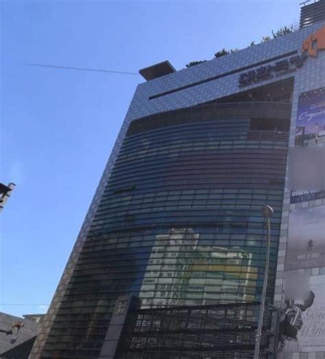 충무로 상징 대한극장 개관 66년 만에 문 닫는다