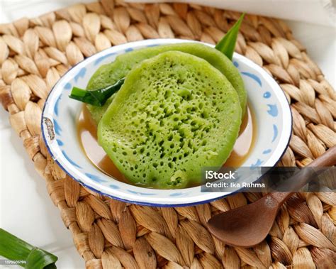 세라비 또는 수라비 인도네시아 전통 팬케이크 양식 자바 인도네시아 제 밀가루 쌀 가루와 코코넛 밀크 쌀가루에 대한 스톡 사진 및 기타 이미지 Istock