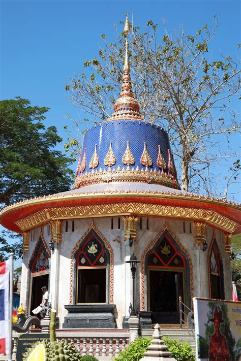 ศาลสมเด็จพระเจ้าตากสินมหาราชและศาลหล ททท สำนักงานจันทบุรี