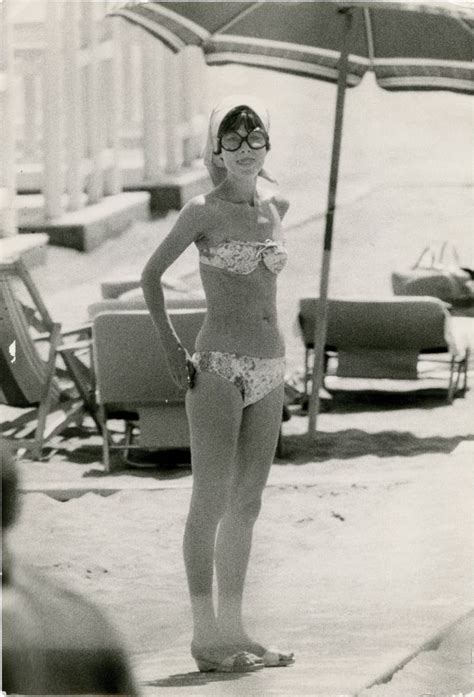 Sexy Hot Audrey Hepburn Bikini Pics