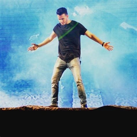 Pin Af Zuhra På ~shahveer Jafry~