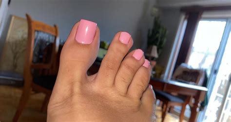 Suck My Big Toe Scrolller