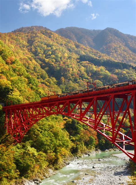 黒部峡谷鉄道トロッコ電車≪公式ページ≫～エメラルドグリーンの絶景を～│黒部峡谷鉄道トロッコ電車
