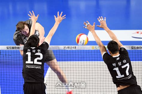 포토 블로커 사이를 뚫는 링컨의 공격