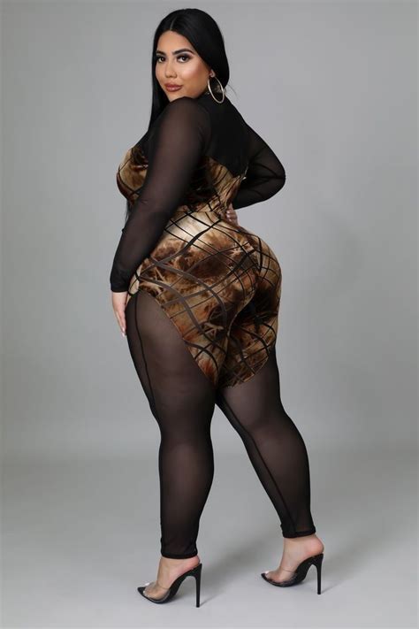 Pin By Opeoluwa Ajasin On Plus Size Curvy Women Fashion Curvy Woman Fashion