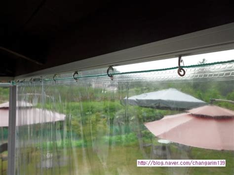 바람막이투명비닐커튼출입구방풍비닐방한비닐커텐 제니스창 용인 커피전문점 테라스에 접이식바람막이비닐커튼으로 겨울나기작업장비닐