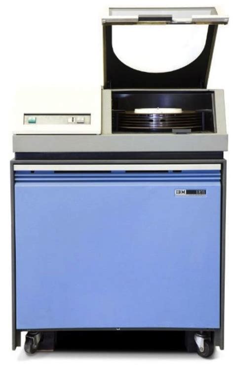 History 1962 Ibm Disk Packs Offer Portability And Security