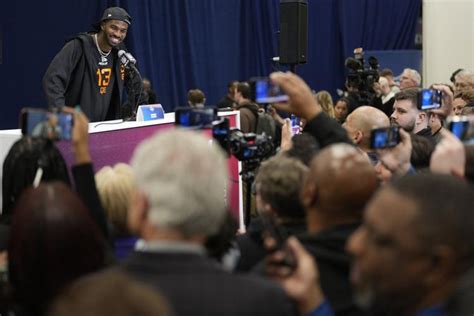 qb shedeur sanders uses vast array of football resources to emerge as possible no 1 draft pick