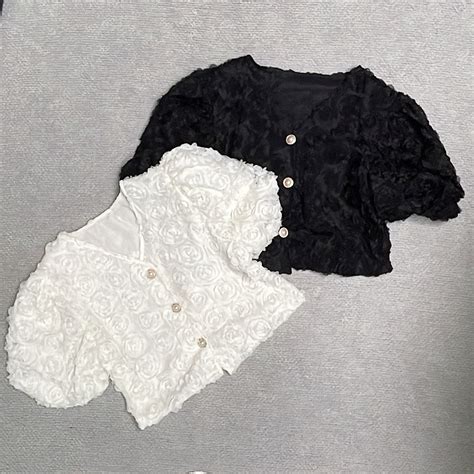 ~77 팔뚝커버 로즈 레이스 진주단추 브이넥 어깨퍼프 반팔 크롭 자켓 블라우스