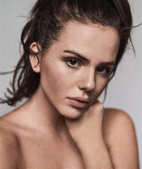 Ruby O Fee Películas Biografía Y Listas En Mubi