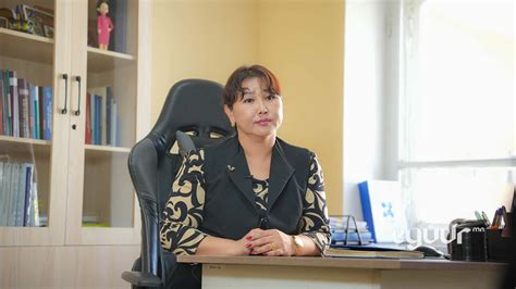 Х Цэцгээ Бэлгийн сэдэлтэй онигоо ярих зураг бичлэг илгээх нь ажлын байрны бэлгийн дарамт