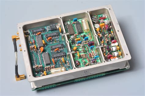 Bi4lbk Tektronix 496p 频谱分析仪拆解 Ee Archeology 电子考古学
