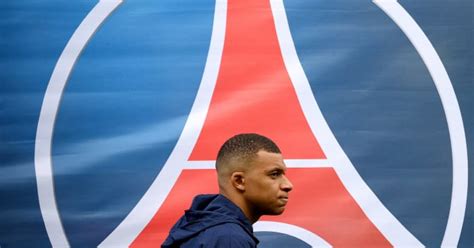 1군 훈련 금지→방출그룹 배치→epl 1년 임대 세계 최고 공격수 킬리안 음바페 험난한 레알 마드리드행