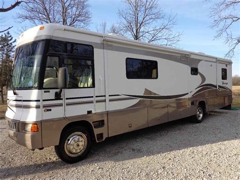 2005 Used Winnebago Voyage 38j Class A In Missouri Mo