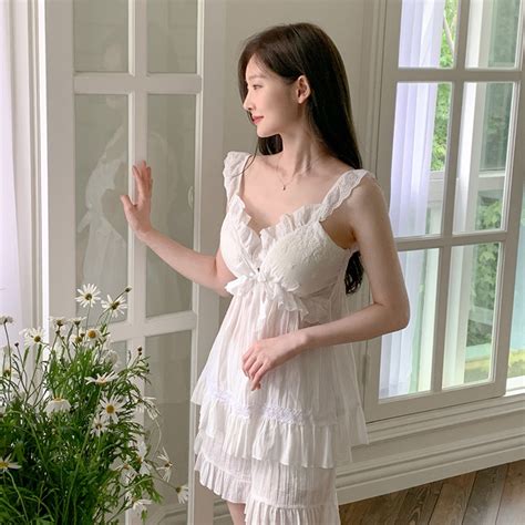 아뜨랑스 여성스러운 프릴 나시 반바지 파자마 민소매 스퀘어넥 세트 Set St1530