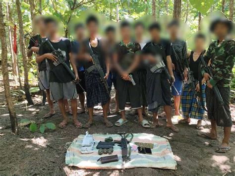 အုတ်ဖိုမြို့နယ်၊ ခမရ ၆ တပ်ရင်းမှ ကင်းလှည့်ရန် ဆိုင်ကယ် ၄ စီးဖြင့် ထွက်လာသော စစ်သား ၈ ဦးကို ပစ်ခတ