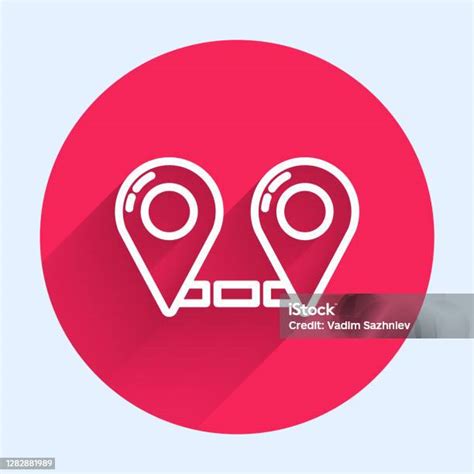 긴 그림자로 격리된 화이트 라인 경로 위치 아이콘입니다 맵 포인터 기호입니다 경로 또는 도로의 개념 Gps 네비게이터 빨간색 원